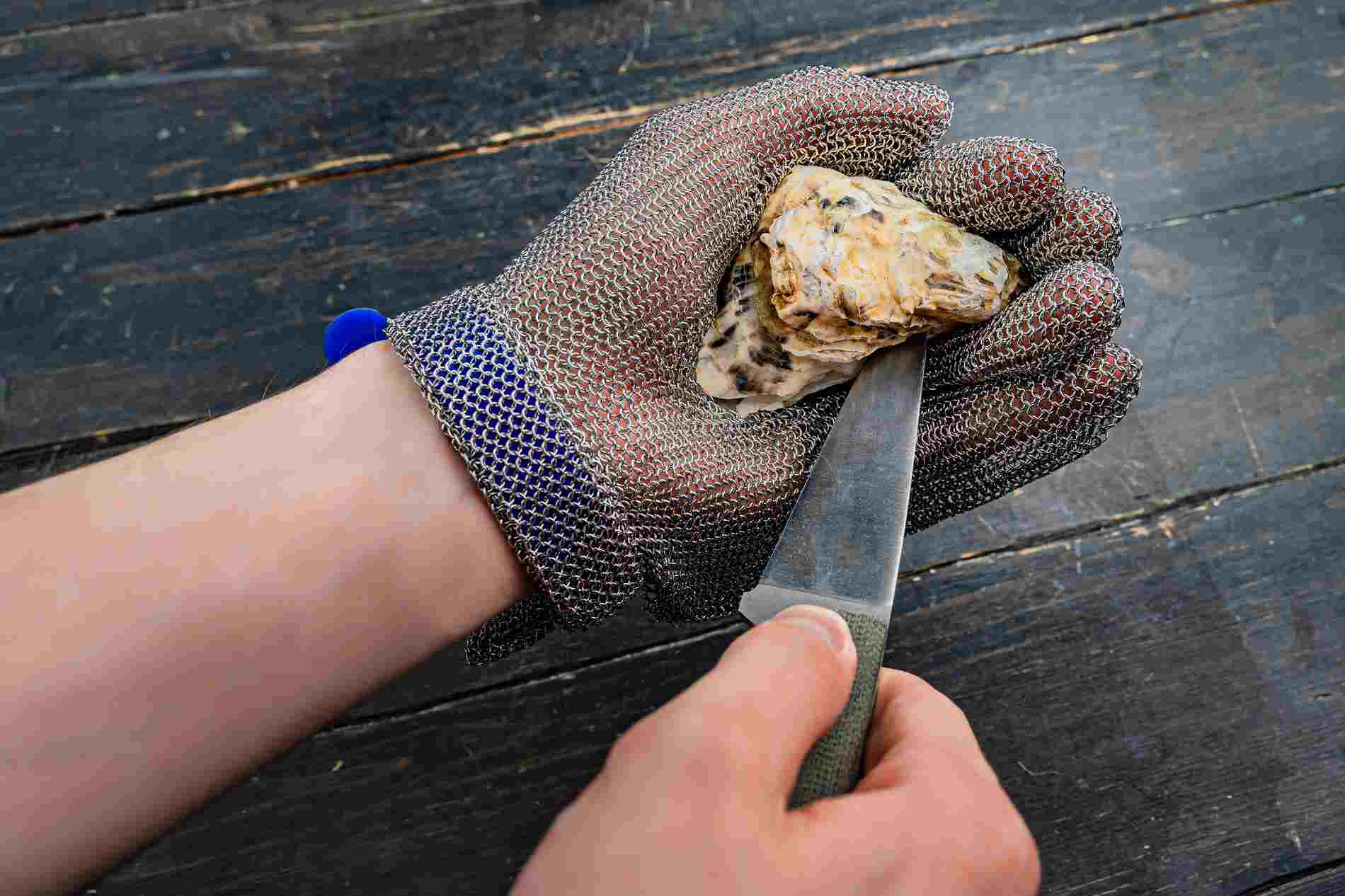 Gants de protection pour ouvrir les huîtres - TOC.fr